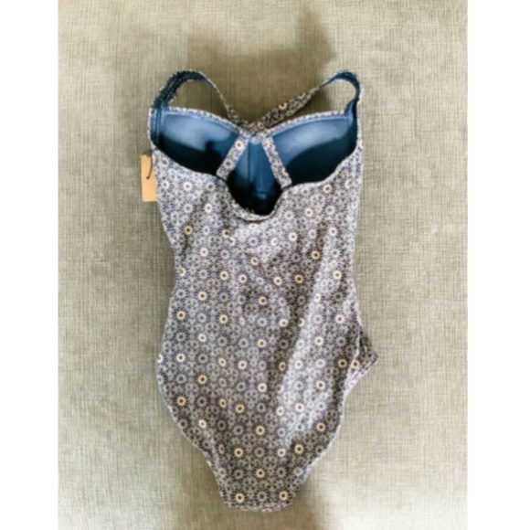 Nip Tuck | Swim | Nwt Nip Tuck Swimwear One Piece Multi Fit Cup Suit ...